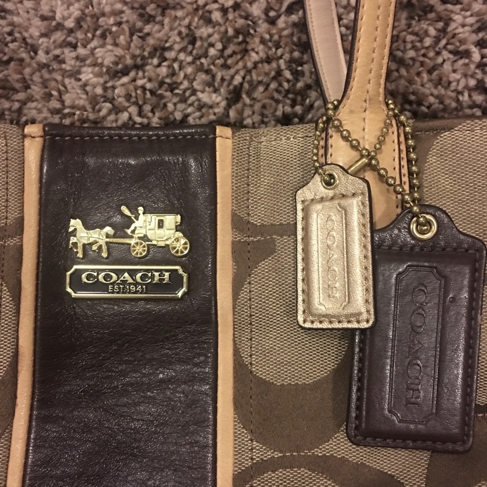 Coach Signature Collection Logo Print Bag - Gem